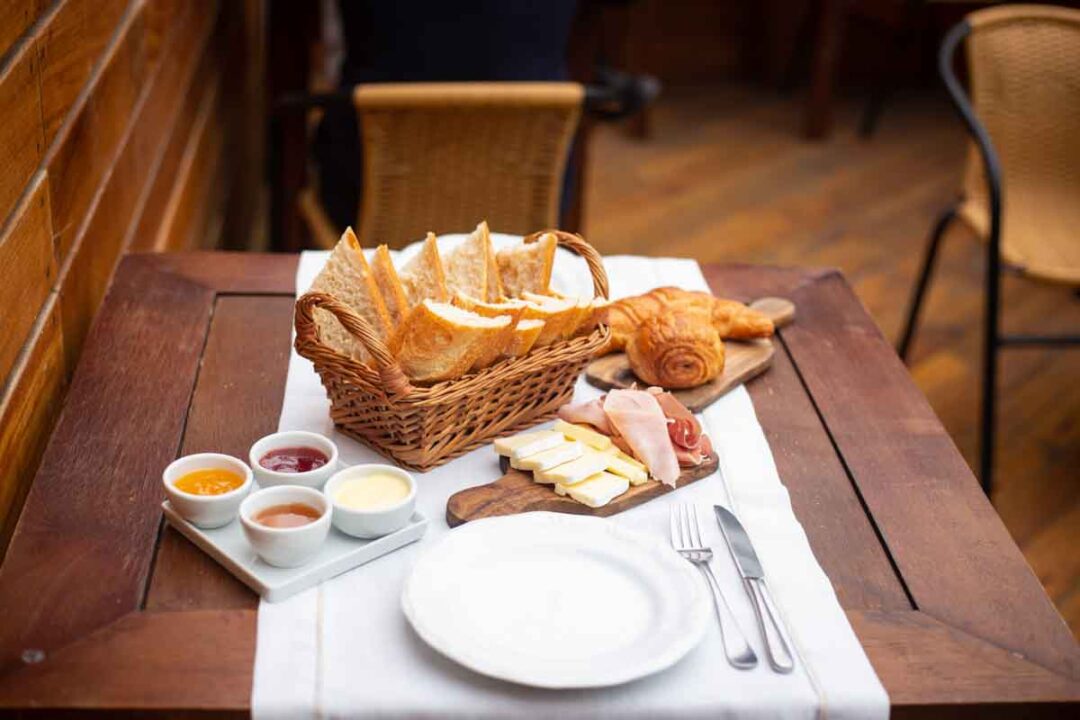 18 Excellent Spots With The Best Brunch In Paris (2024)