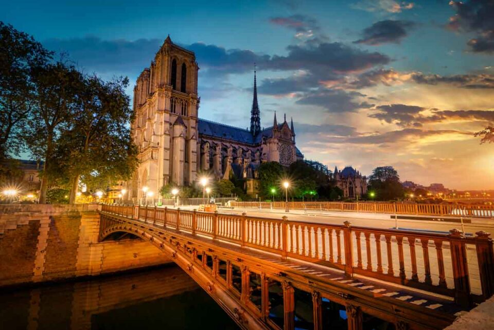 19 Striking Bridges in Paris You Can't Miss (2023) - Roaming Paris