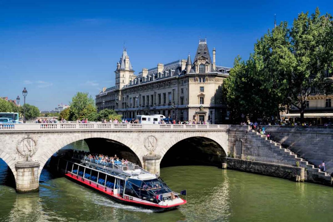 19 Striking Bridges in Paris You Can't Miss (2023) - Roaming Paris